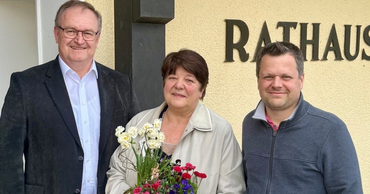Erzieherin Rosa Mauch von Bürgermeister Michael Peller in den Ruhestand ...